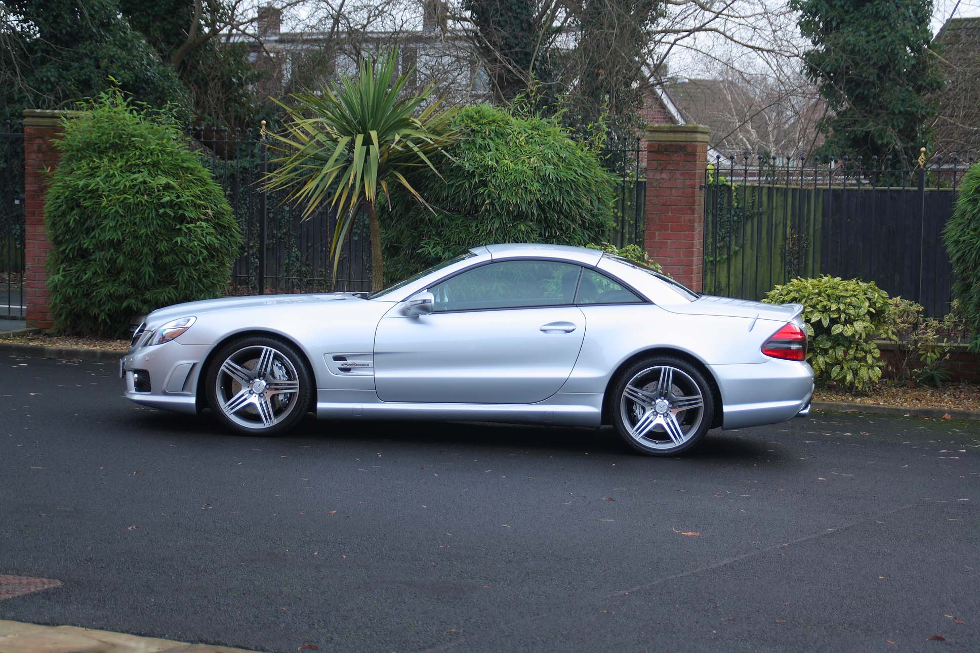 Mercedes SL63 AMG
